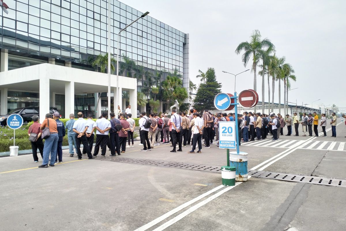 Setelah Dapat Arahan Prabowo, Karyawan Pabrik Sritex yang Baru Saja Kena PHK Bisa Kembali Bekerja...