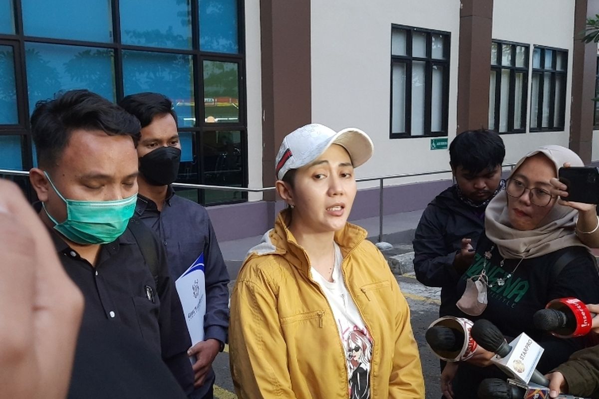 Mengaku Dianiaya, Aida Saskia Laporkan Teman Dekatnya ke Polisi