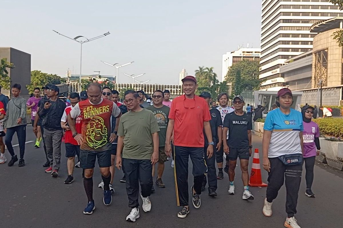 Ditemani Cak Lontong "Jogging" di CFD, Pramono Anung Sapa Warga dan ...
