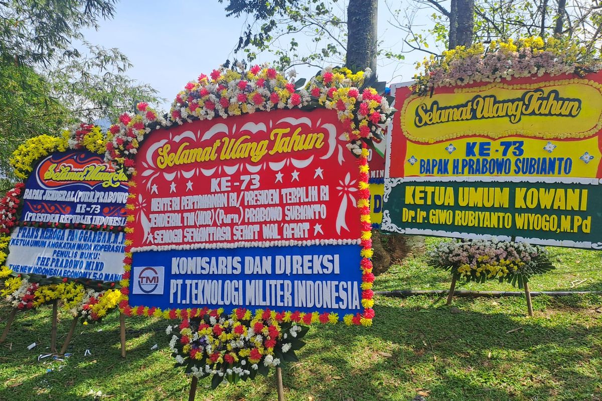 Prabowo Ultah Ke-73, Karangan Bunga Berjejer di Padepokan Garuda Yaksa ...