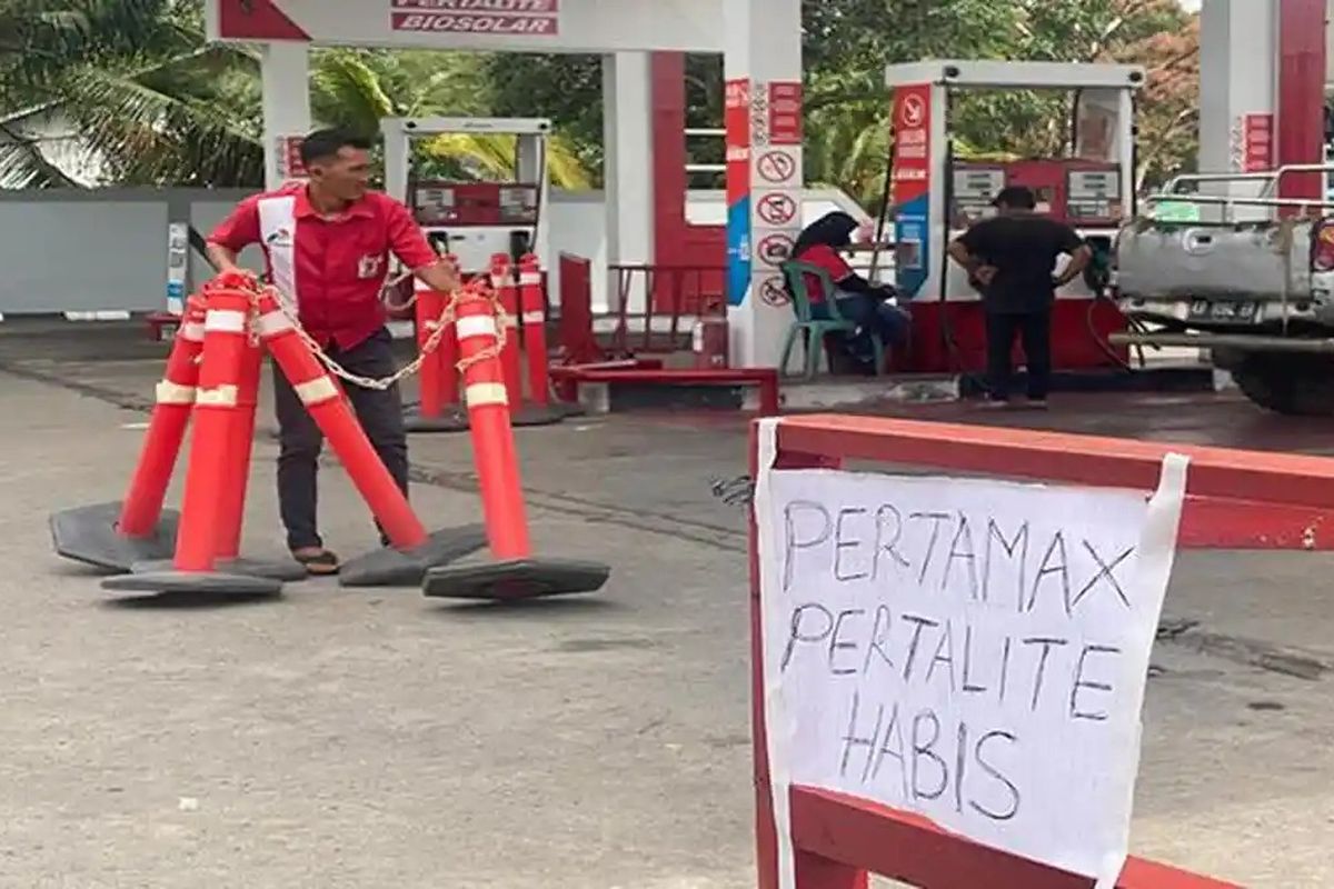 3 Hari BBM Langka di Sintang, Warga Terpaksa Antre Satu Jam di SPBU