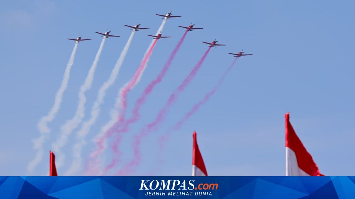 Atraksi Udara HUT RI di Langit Jakarta: Heli Bawa Bendera Raksasa, Asap ...