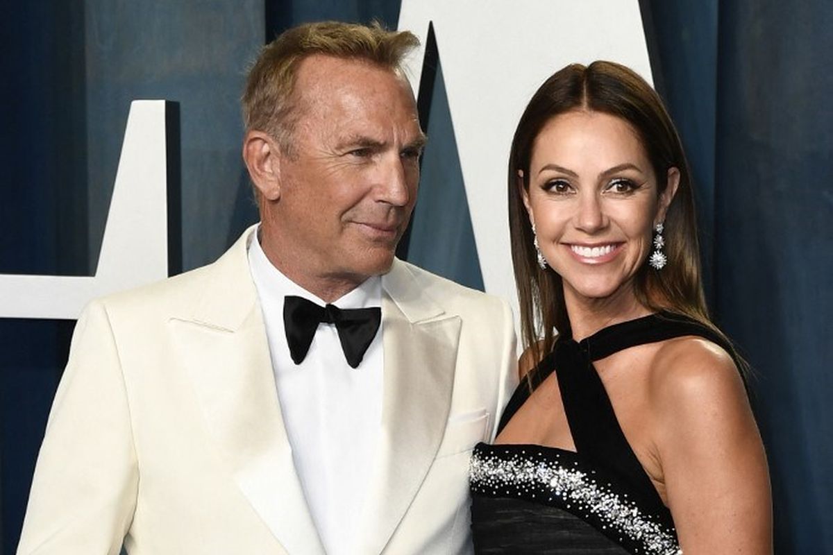Kevin Costner Digugat Cerai Setelah 18 Tahun Pernikahan