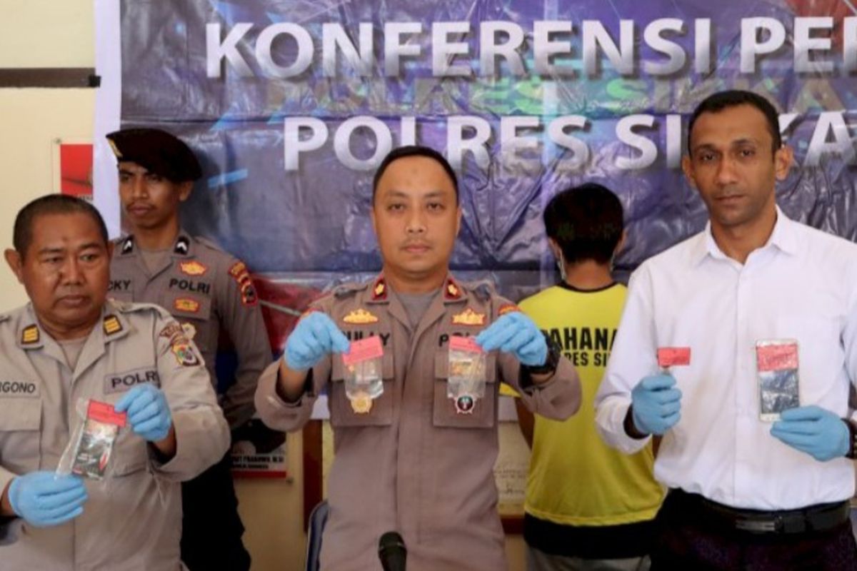 Simpan Sabu dalam Bungkus Rokok, Warga Palopo Ditangkap di Sikka