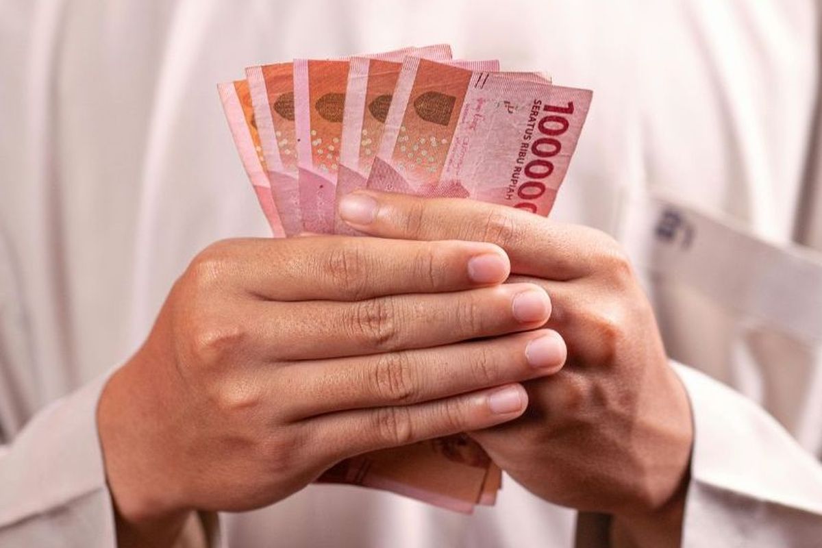 Apa yang Harus Dilakukan Konsumen Ketika Nilai Tukar Rupiah Melemah?