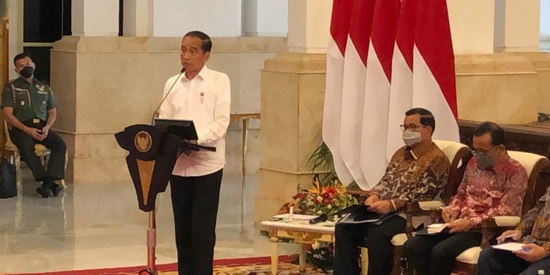 Jokowi to Regional Leaders: Use Regional Budget to Control Inflation
