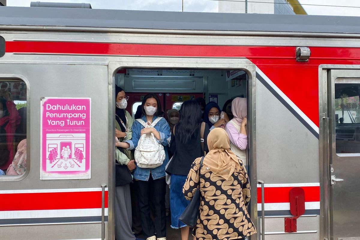 KRL Stasiun Bojong Gede-Citayam Alami Gangguan, PT KCI Rekayasa Pola ...