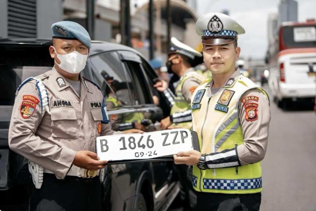 Daftar Kode Pelat Nomor Kendaraan di Indonesia dan Arti Warnanya