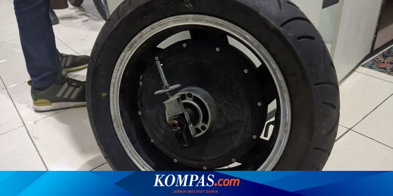 Cara Ganti Ban Belakang Motor Listrik yang Terpasang Dinamo