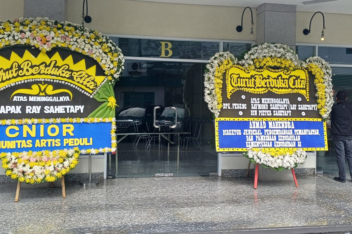 Suasana Rumah Duka Ray Sahetapy di RSPAD Gatot Subroto