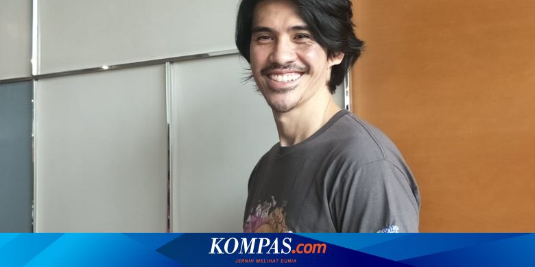 Iedil Putra Jadi Pegawai Ekstrovert di Film Toko Barang Mantan