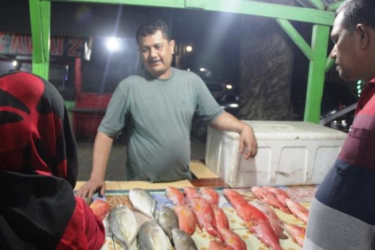 Menikmati Malam di Awak Awai...