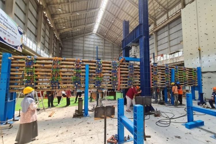 Foto : Bambu Bakal Digunakan dalam Konstruksi Jalan Tol Semarang-Demak Foto : Bambu Bakal Digunakan dalam Konstruksi Jalan Tol Semarang-Demak