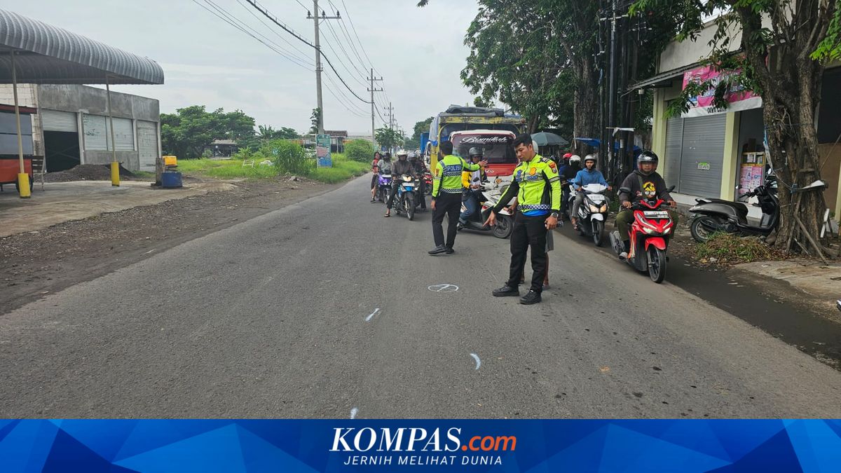 Pikap Tabrakan dengan Sepeda Motor lalu Seruduk Toko di Gresik, 1 Orang ...