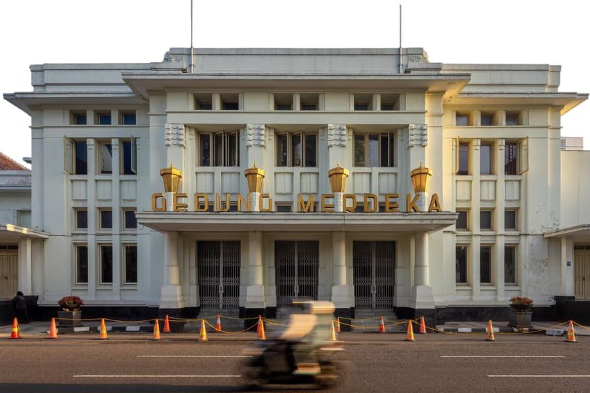 Ingat Kembali Sejarah Gedung Merdeka Bandung yang Bakal Direvitalisasi