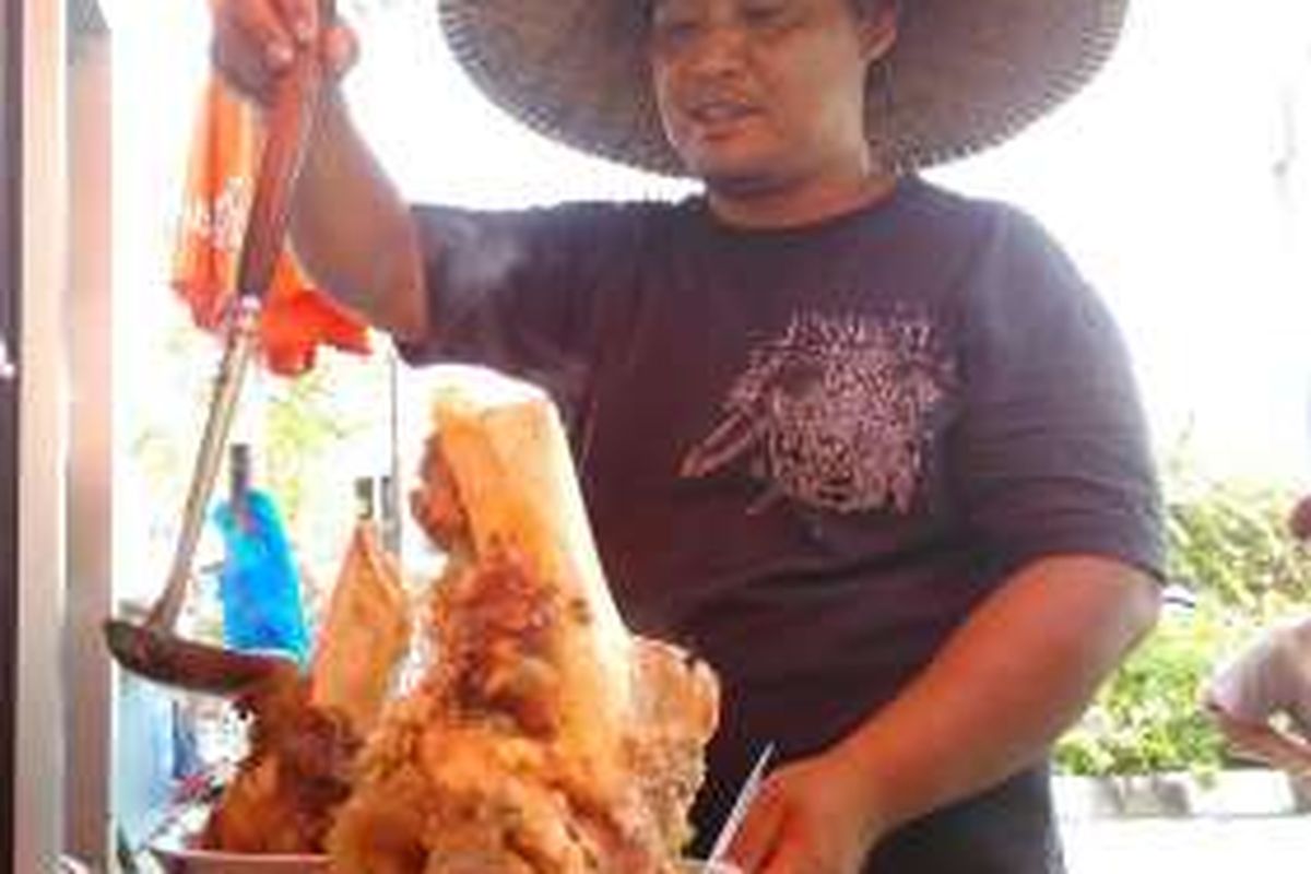 Kelezatan Bakso Sumsum Pak Mulyo Kalahkan Bakso Restoran