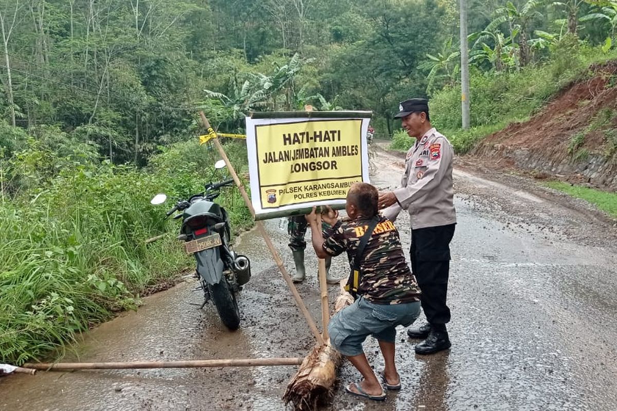 Longsor di Kebumen, Setengah Badan Jalan Karangsambung-Sadang Tak Bisa ...