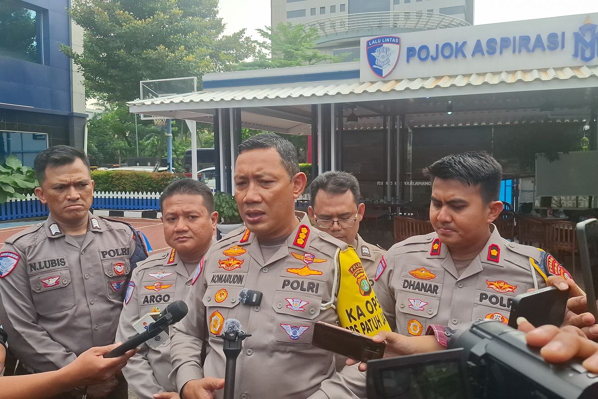 Polda Metro Klarifikasi Polemik SIM Jakarta: Pengemudi Tunjukkan SIM ...