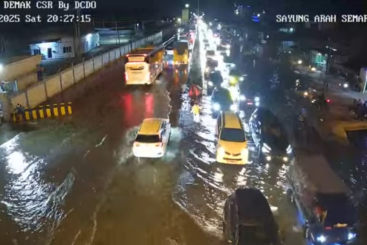 Banjir Rob Kembali Menggenangi Pantura Semarang-Demak Malam Ini, Arus Lalu Lintas Tersendat