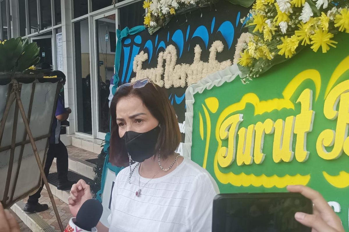 Kenang Mendiang Rudy Salam, Rowiena Umboh: Orangnya Tidak Pelit Ilmu