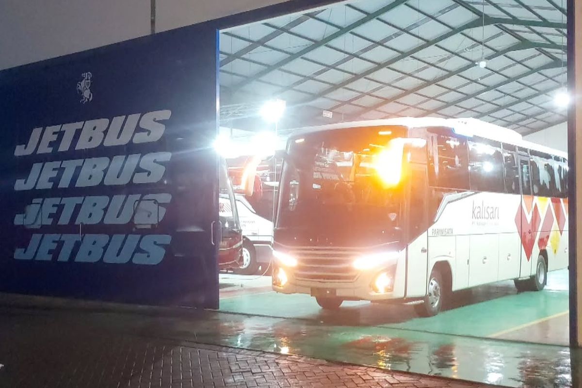 PO Kalisari Citra Jaya Luncurkan Bus Pariwisata Baru Mesin Depan