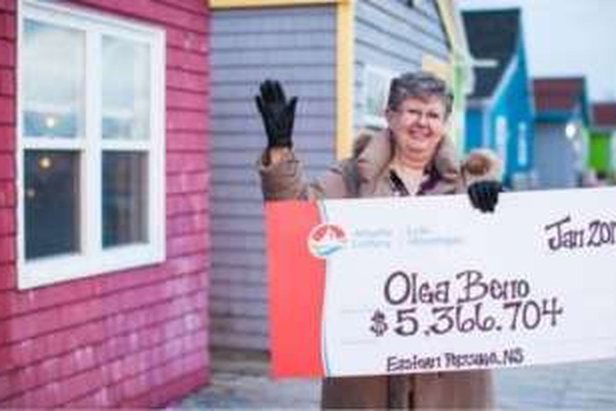 Pasang Nomor yang Sama Sejak 1989, Wanita Ini Menang Lotere Rp 53 Miliar