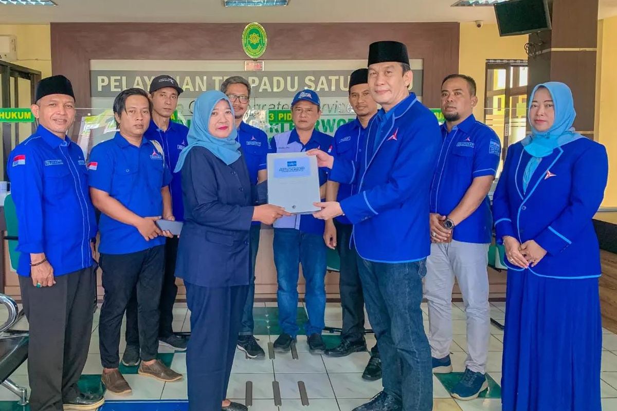 Dampak Moeldoko PK ke Mahkamah Agung, Partai Demokrat Datangi PN Purworejo Dampak Moeldoko PK ke Mahkamah Agung, Partai Demokrat Datangi PN Purworejo