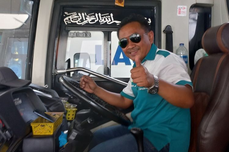 Foto : Cerita Sopir Bus AKAP Tak Bisa Kumpul Keluarga saat Lebaran ... Foto : Cerita Sopir Bus AKAP Tak Bisa Kumpul Keluarga saat Lebaran ...