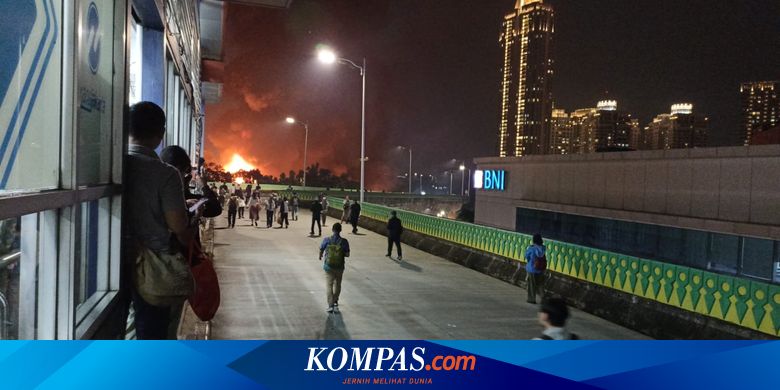 Kebakaran Pasar Taman Puring, Lebih dari 10 Unit Transjakarta Tertahan ...