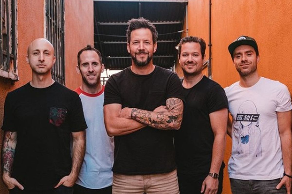 Terlibat Skandal dengan Wanita, David Desrosiers Mundur dari Simple Plan