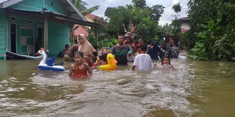 5 Fakta Banjir, dari Hanyutkan Ikan Koi Senilai Rp 25 Juta hingga ...