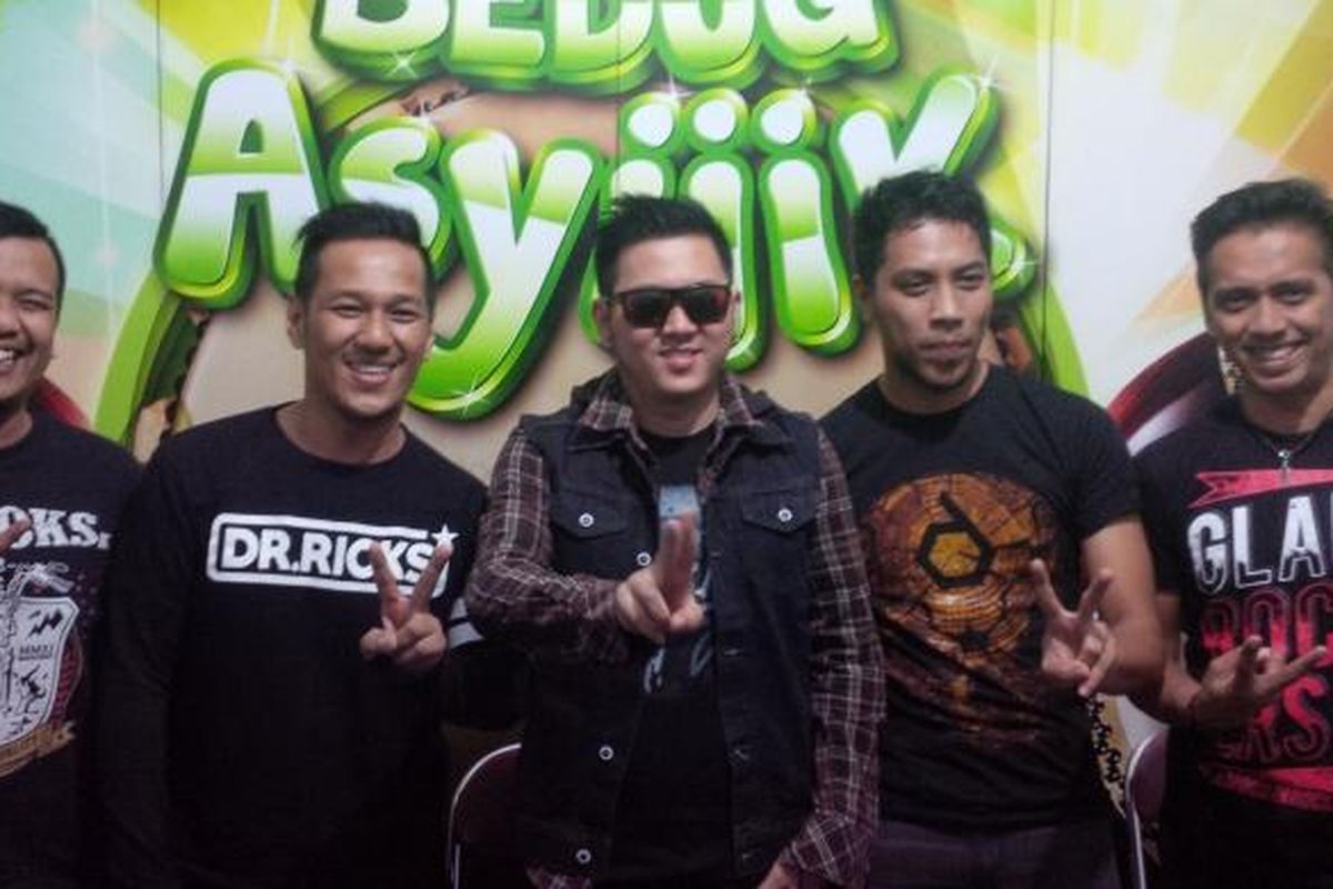 Lirik dan Chord Lagu Semakin Ku Kejar Semakin Kau Jauh - Five Minutes