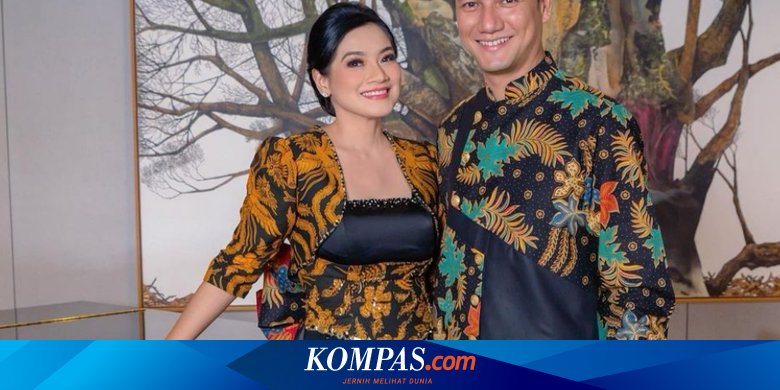 Gaya Para Artis di Istana Berbatik, Rayakan Hari Batik Nasional 2023
