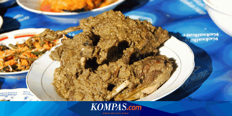 Lezatnya Gulai Itik Hijau di Lembah Sianok