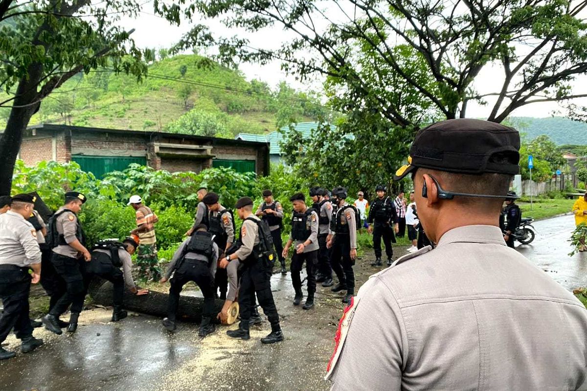 2 Warga di Dompu Ditahan Polisi, Diduga Jadi Provokator Aksi Blokade Jalan