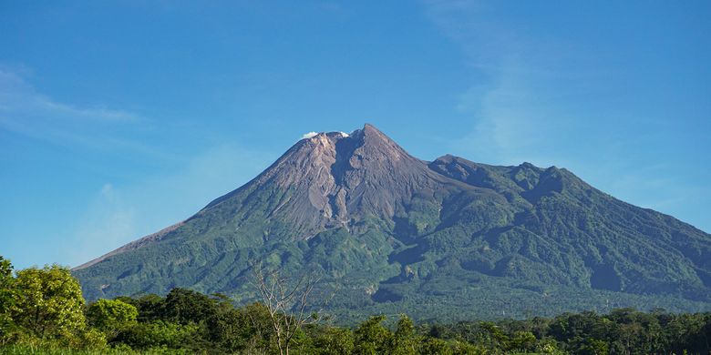 5 Best Spots to Take Indonesia's Mount Merapi Photos