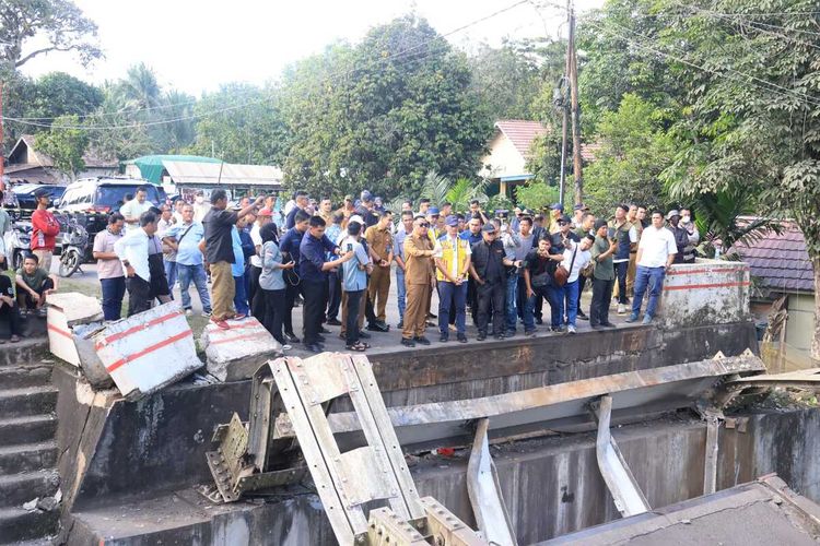Jembatan Muara Lawai Ambruk, Polda Sumsel Usut Truk Batubara