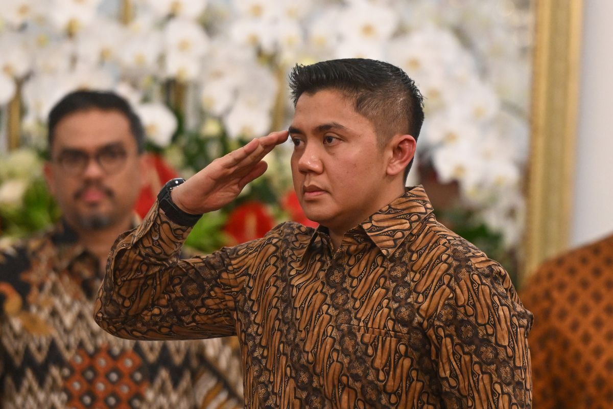 Seskab Teddy Naik Pangkat Jadi Letkol, Berapa Gajinya?