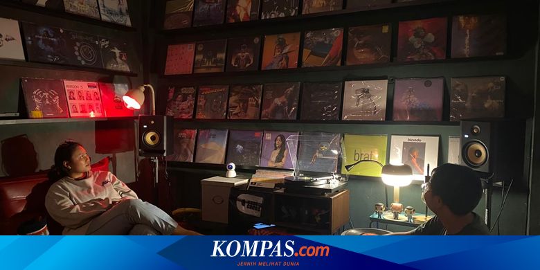 Menikmati Vinyl dan Kopi, Perpaduan Unik "Listening Space" di Semarang