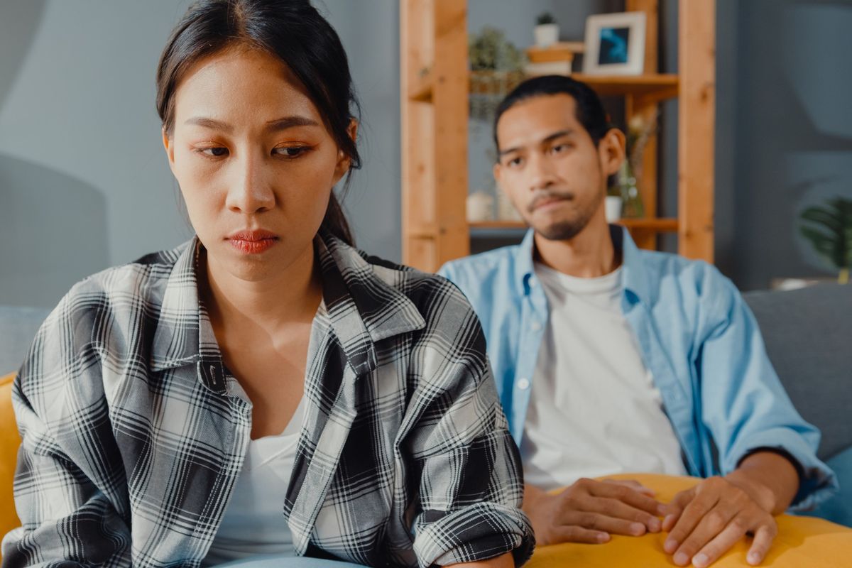 Gaslighting hingga Kontrol Berlebihan, Ini Red Flags Hubungan yang Tak ...