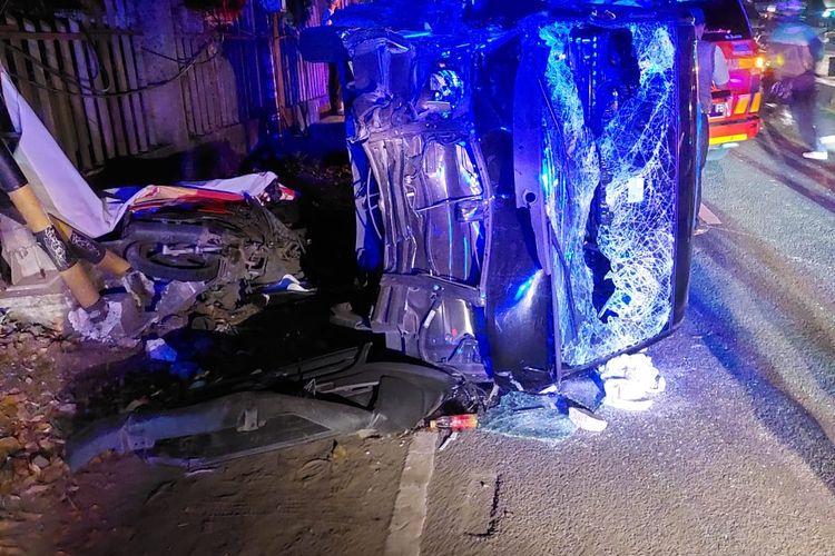 Lawan Arus di Jalan Raya Bogor, Mobil Pikap Tabrak Pengendara Motor hingga Tewas