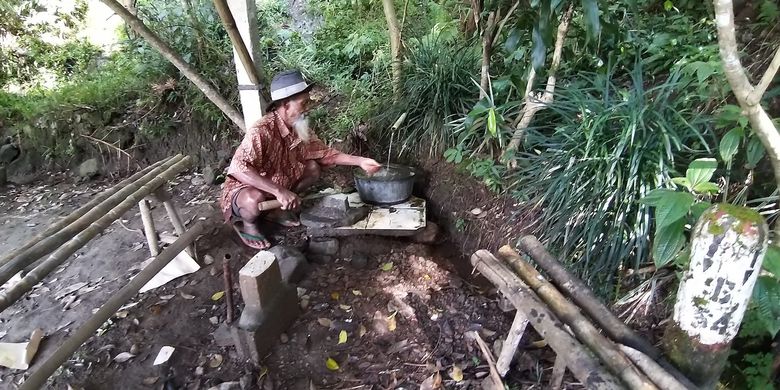 Berita Terkini Harian Kisah Mbah Sadiman Terbaru Hari Ini - Kompas.com