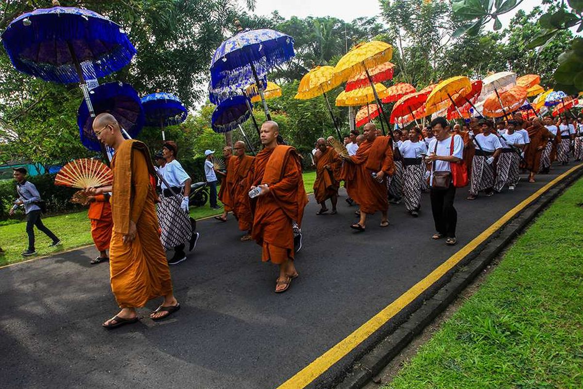 Hari Raya Waisak, Apa Itu Waisak dan Bagaimana Umat Buddha Merayakannya?