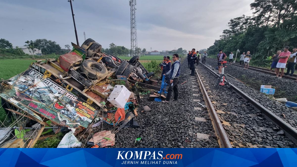 Truk Tertabrak Kereta Api di Sragen, Lima Kereta Terlambat Signifikan