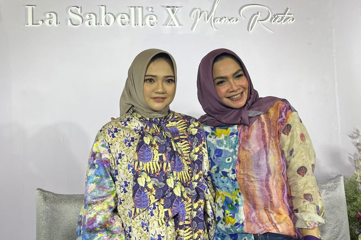 Koleksi Busana La Sabelle X Mama Rieta, 35 Warna Kerudung hingga Blouse ...