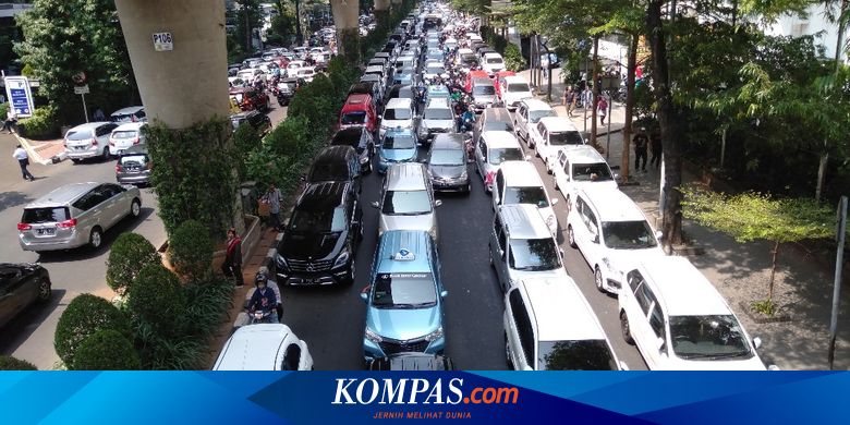 Taksi Online Gagal Dapat Stiker Pengecualian Ganjil Genap