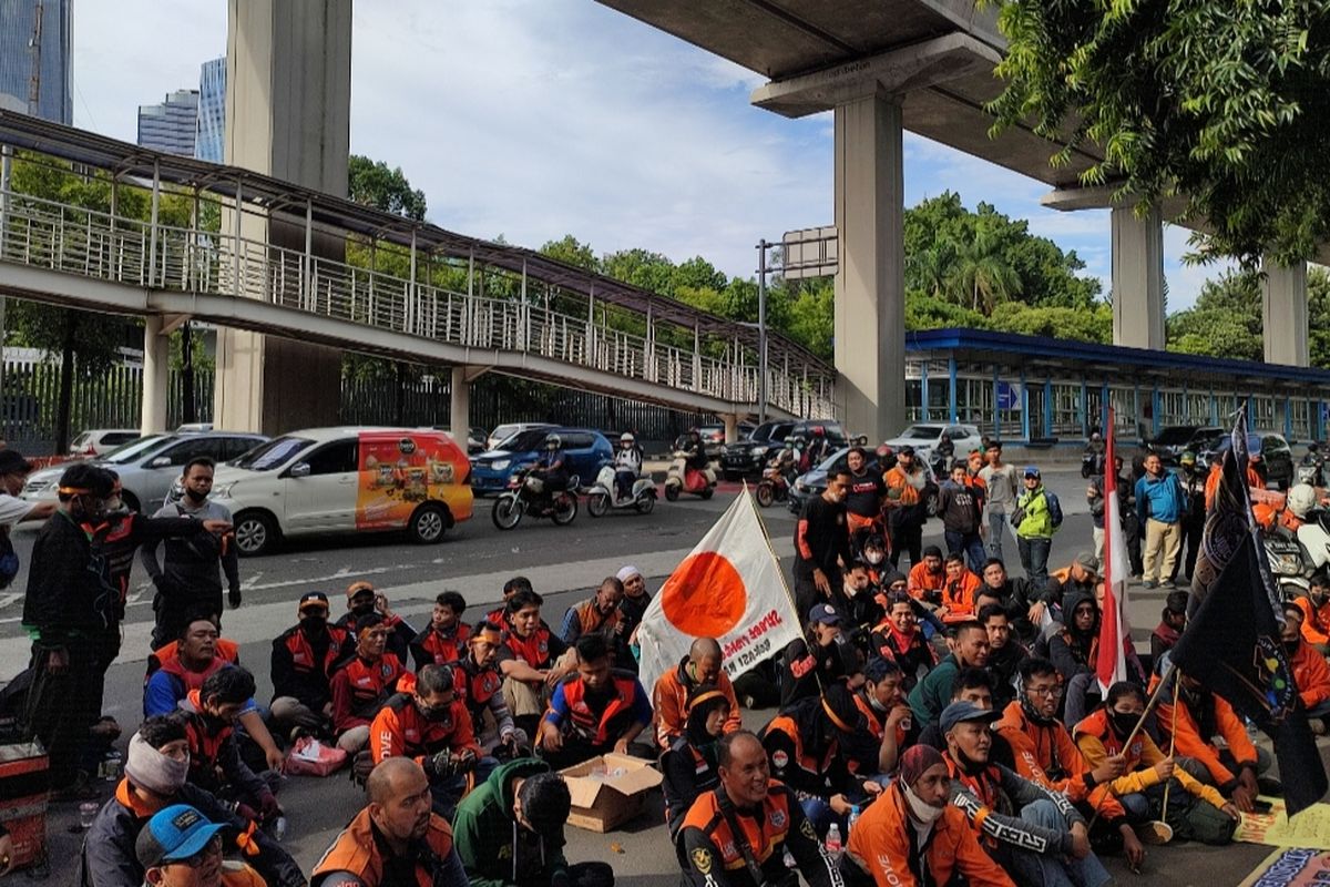 Kurir Lalamove Demo di Kuningan, Begini Situasi Lalin di HR Rasuna Said