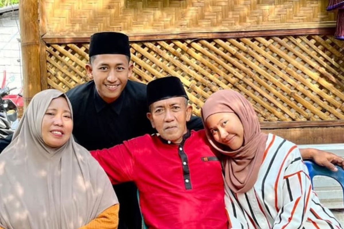 Kisah Hadijah, Ibu Disabilitas Fisik yang Kuliahkan Anak di Universitas ...