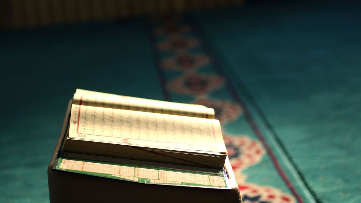 Surat Al-Mulk Arab, Latin, Terjemahan dan Kandungan Maknanya