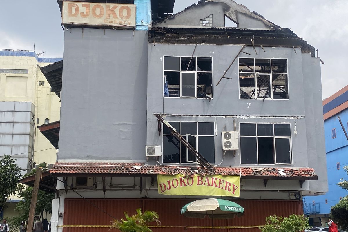 Djoko Bakery, Toko Roti Legendaris di Pondok Gede, Kebakaran